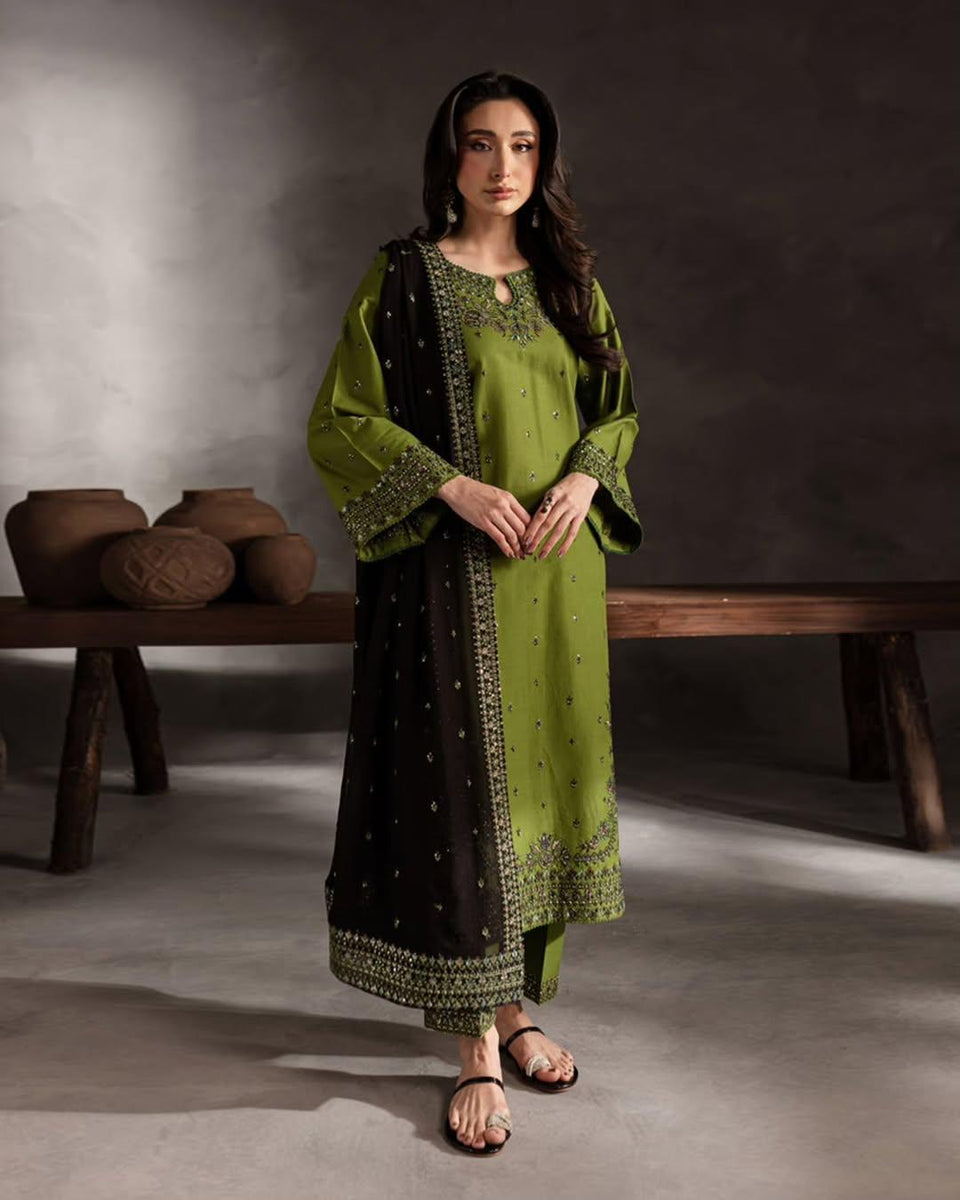 Ezza lawn 3PC – Elegance in Every Thread – Zarqaa